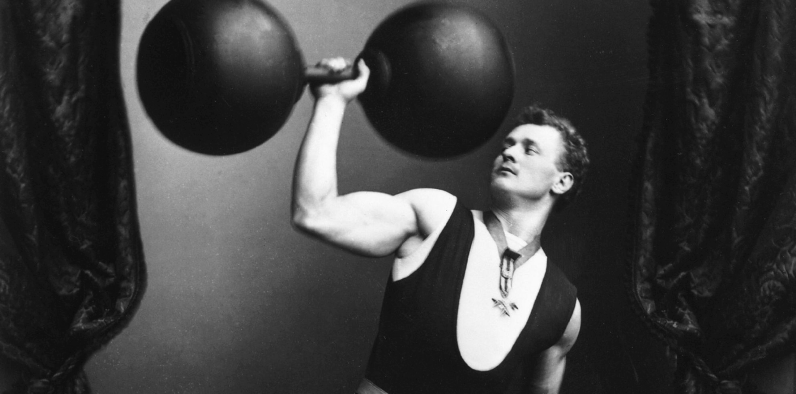 Eugen Sandow Lifting